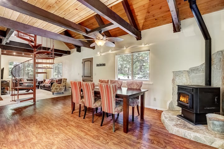 Aspen Grove At Tahoe – The Stouthouse Cabin - South Lake Tahoe, CA