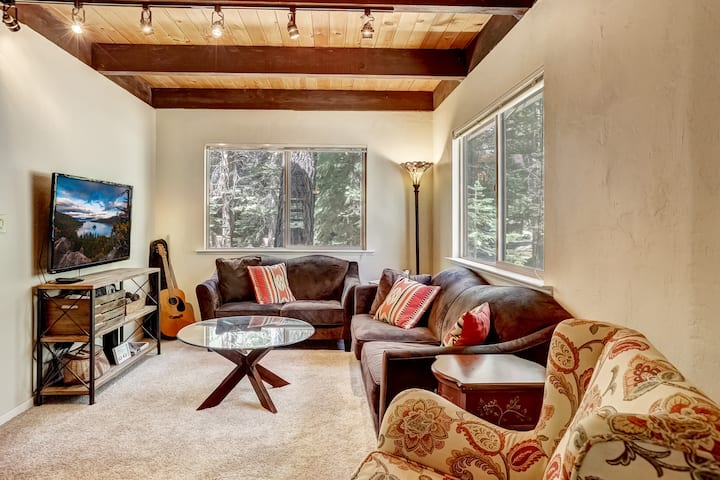 Aspen Grove At Tahoe – The Stouthouse Cabin - South Lake Tahoe, CA