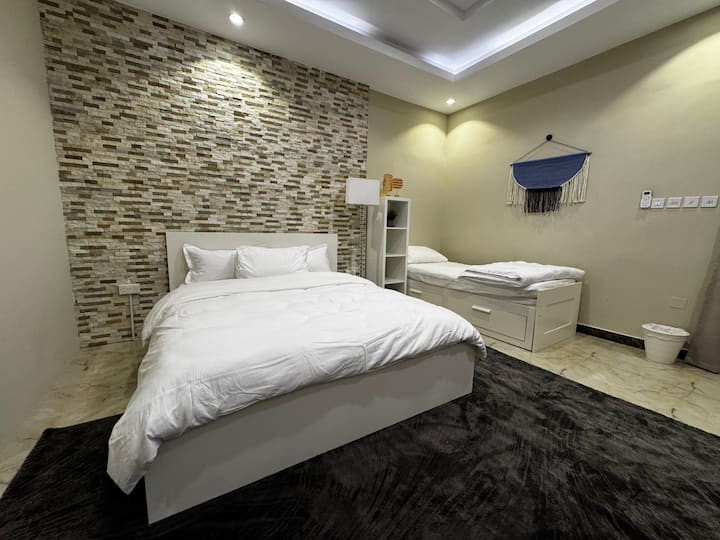 Modern & Comfortable Home In Al Quoz 1 - 두바이