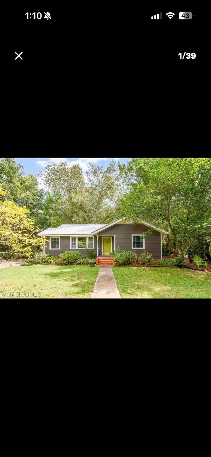 Charming 3-bed 1-bath Home With Spacious Deck. - Mobile, AL