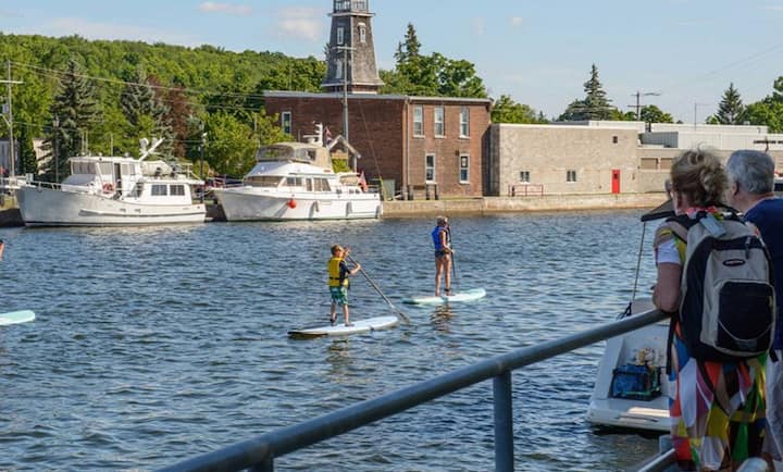 Studio Apartment In The Heart Of Campbellford. - Campbellford