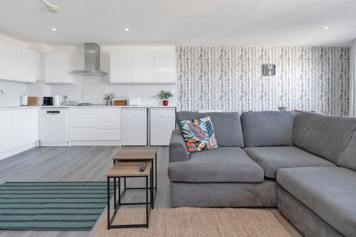 Leith's Bright Abode -