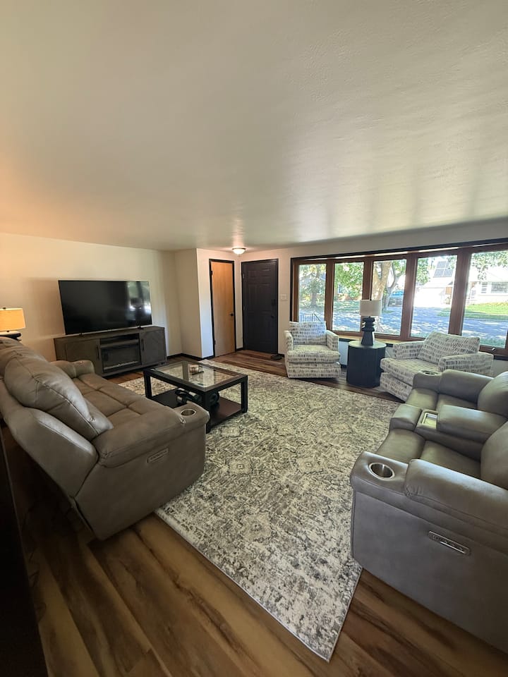 Three Bedroom Ranch Walking Distance To Lambeau - Green Bay, WI