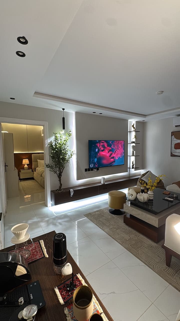 شقه فاخره مكونه من غرفة نوم وغرفة معيشه بموقع مميز - Riyad