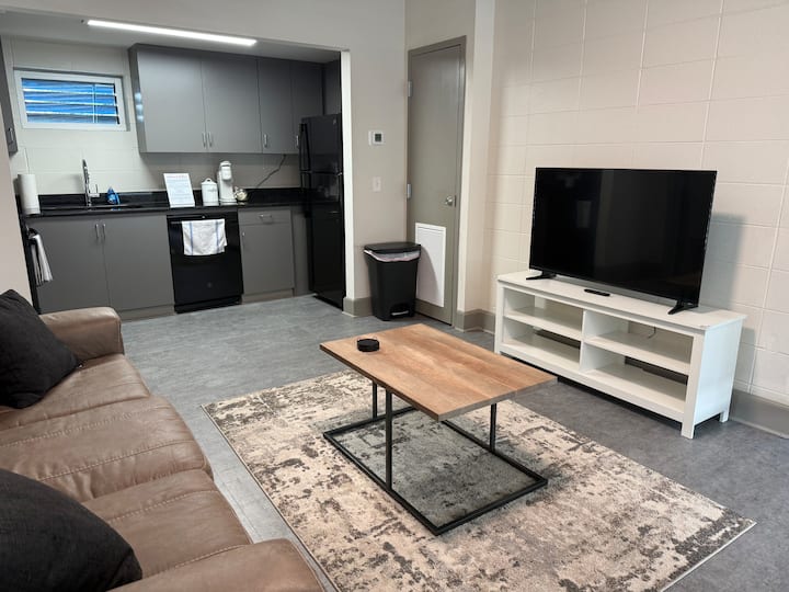 Heart Of Dothan - Convenience Is Key - King Beds - Dothan, AL