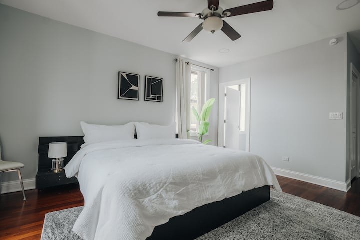 Pristine 2bd|2.5bd Duplex| Chicago| Free Parking - Evanston, IL