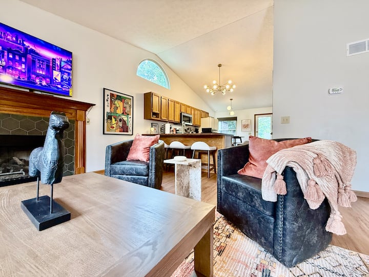 Cozy, Groovy, Ranch Home In West Chester - West Chester Township, OH