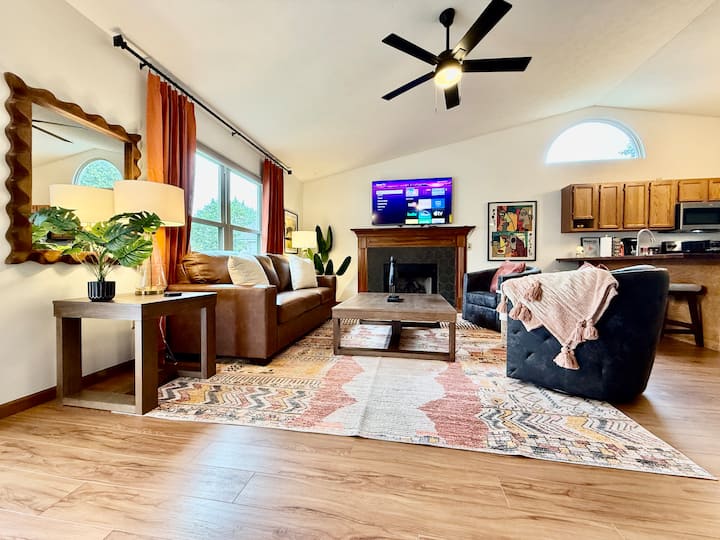 Cozy, Groovy, Ranch Home In West Chester - Hamilton, OH