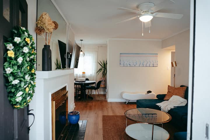 Entire Home, Ideal Location With Lots Of Amenities - Urbana, IL