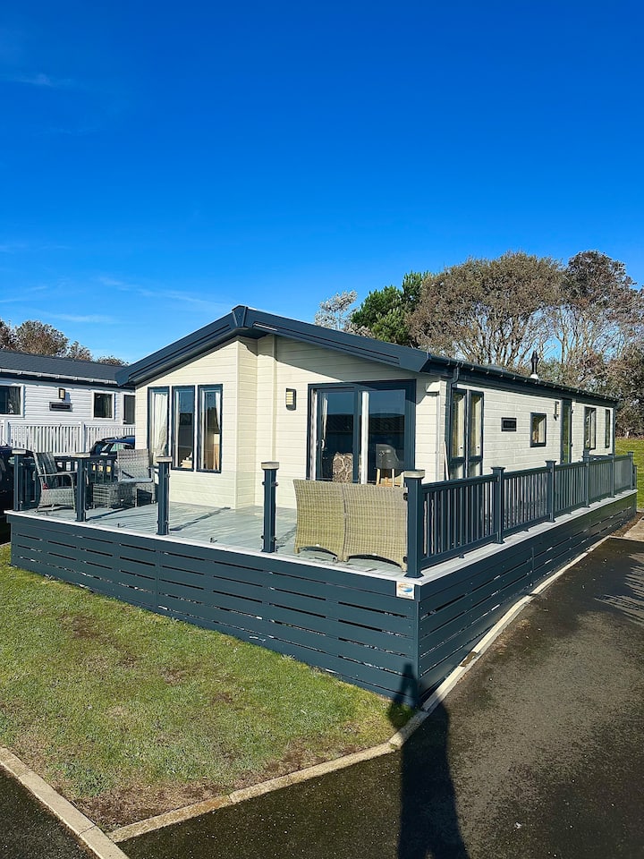 Deluxe 2 Bedroom Lodge With Stunning Sea Views - Newbiggin-by-the-Sea