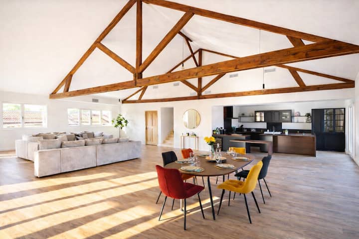 Arches D’or – Jacuzzi & Terrasse | Centre & A7-a9 - Orange