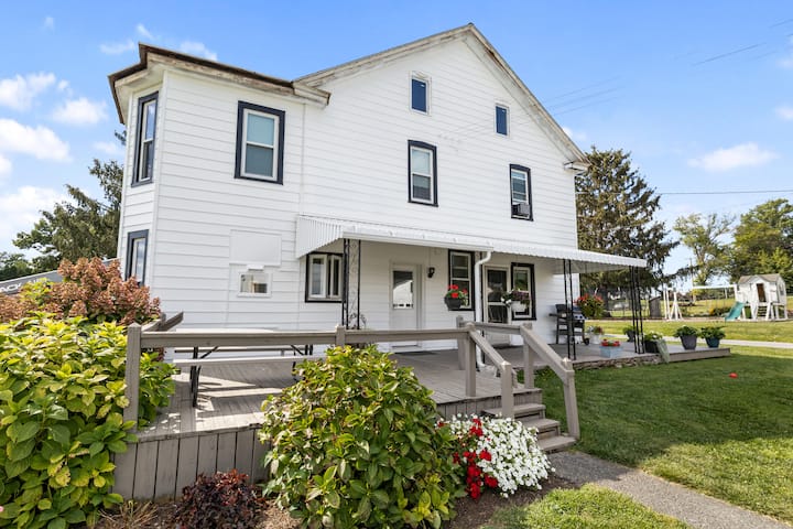 Pond View Amish Farmstay - 3 Min To Sight & Sound! - Strasburg, PA