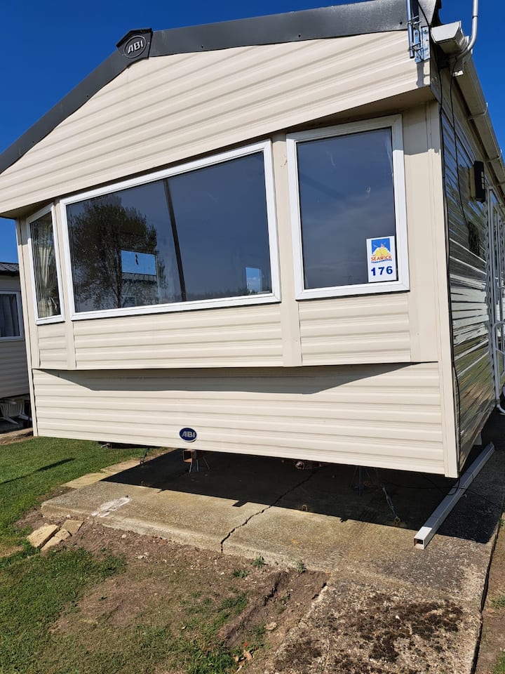 J & C Caravan Holidays - 