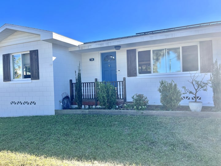 Peaceful Home - DeLand, FL