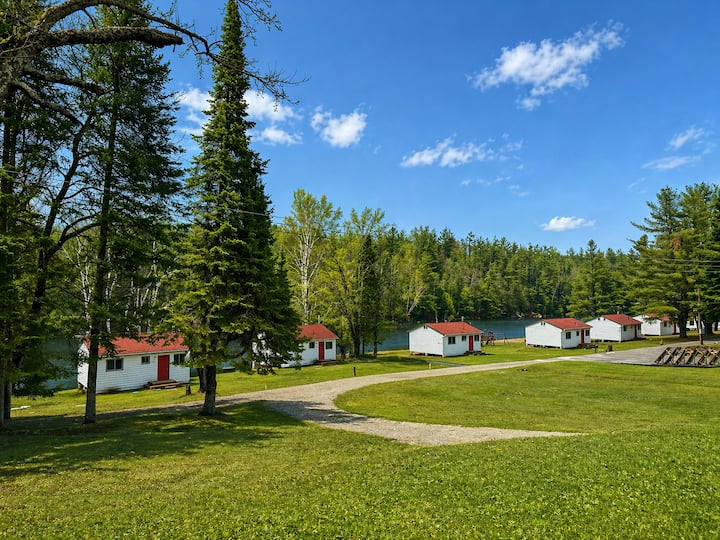 River Little Resort Cottage - Gravenhurst