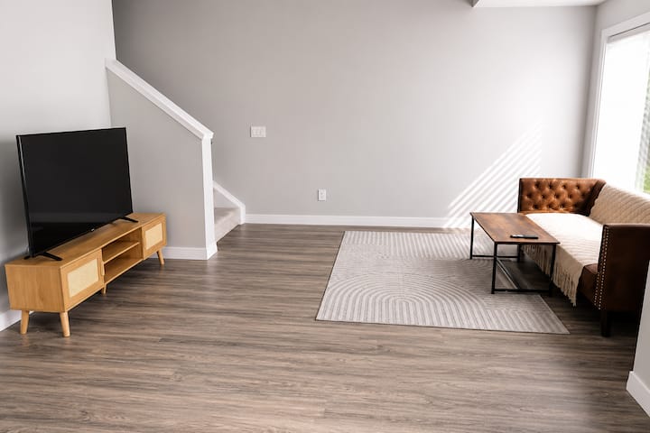 Relax & Unwind | Modern 2br Suite With 2.5 Baths - Kitchener