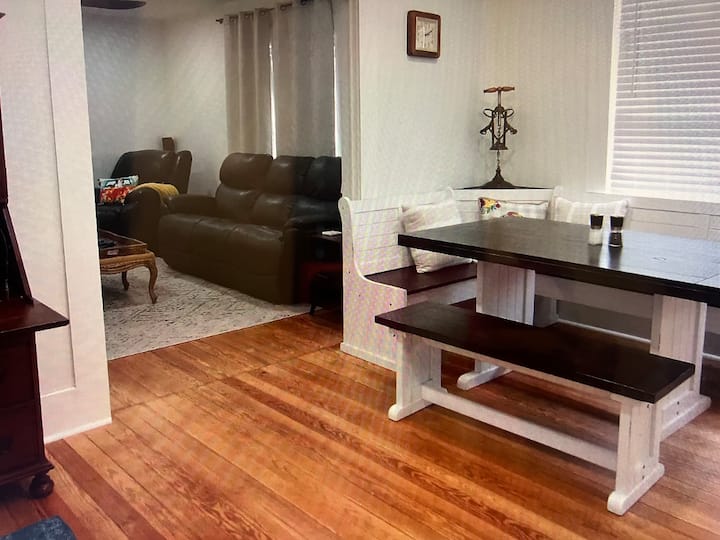 Downtown River Pad - Llano, TX