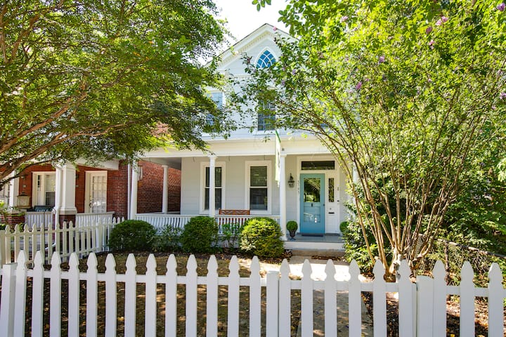 Updated Historic Home | Walk To Carytown & Vmfa - Richmond, VA