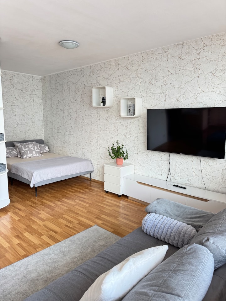 Světlý Byt, Klid, Blízko Centra, Bez Turistů - Praga