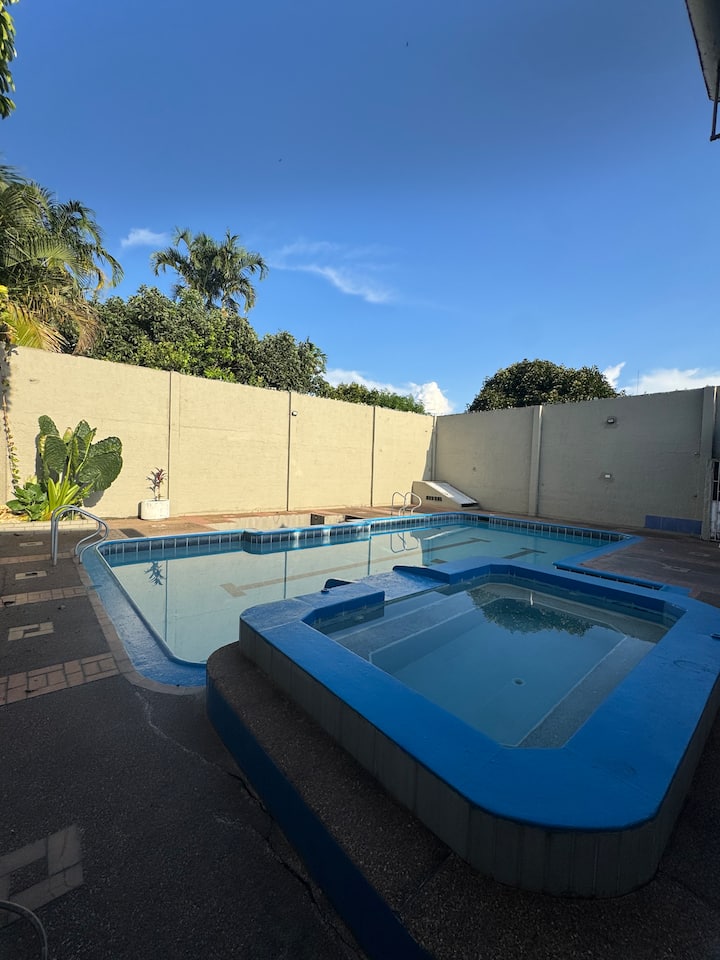 Casa Con Bar Y Jacuzzi En Mariquita Tolima - Mariquita