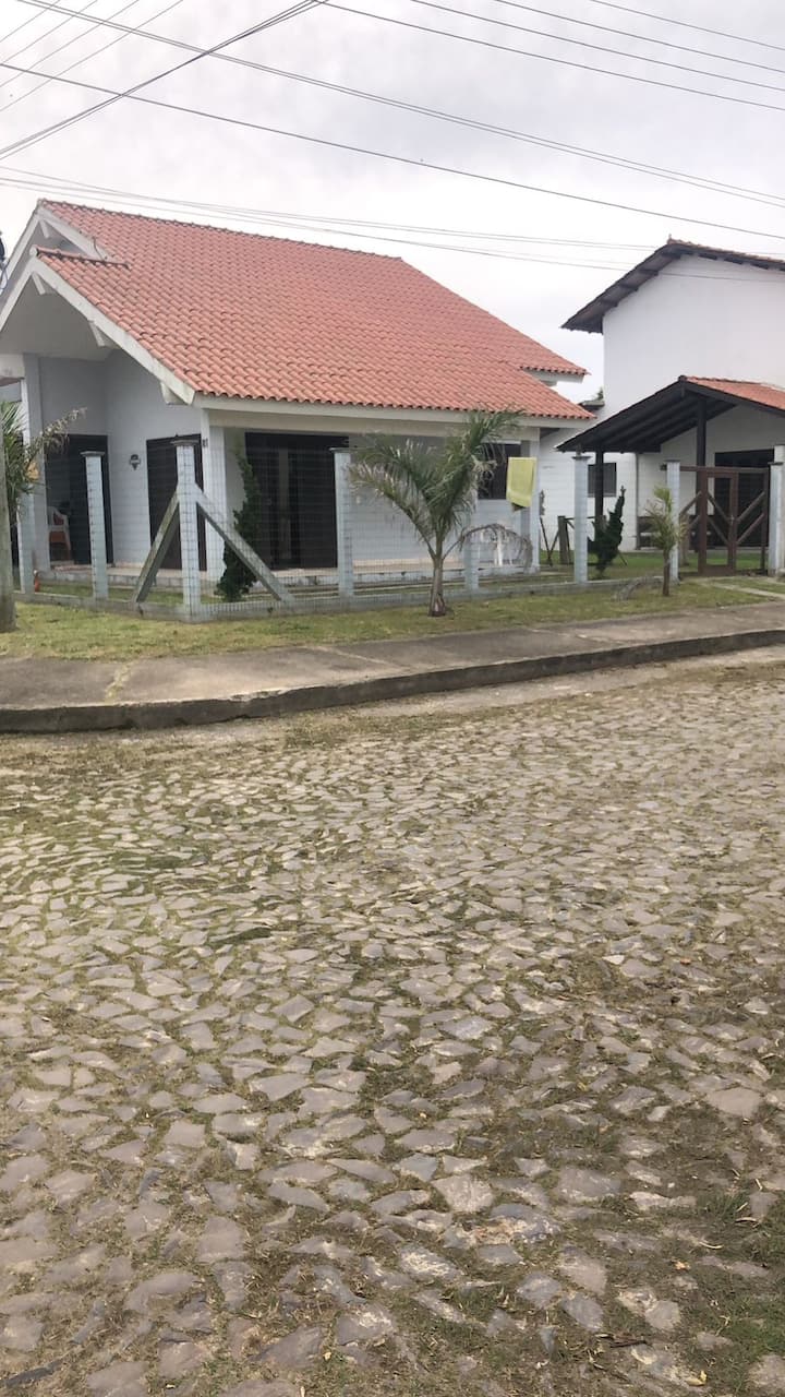 Casa De Praia, Uma Quadra Do Mar, Arroio Do Sal. - Arroio do Sal