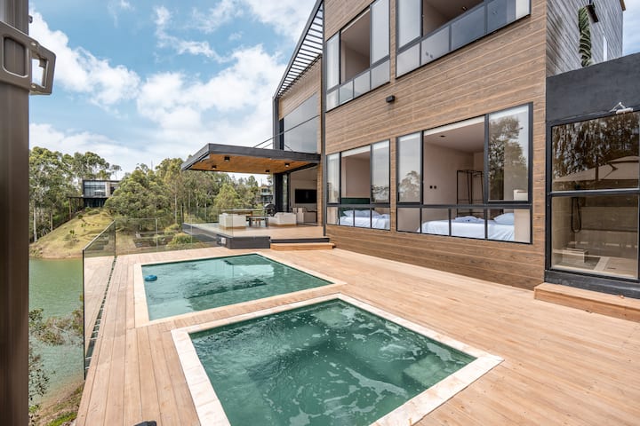 Luxury Lake Villa In Guatapé | Pool, Jacuzzi&views - Guatape