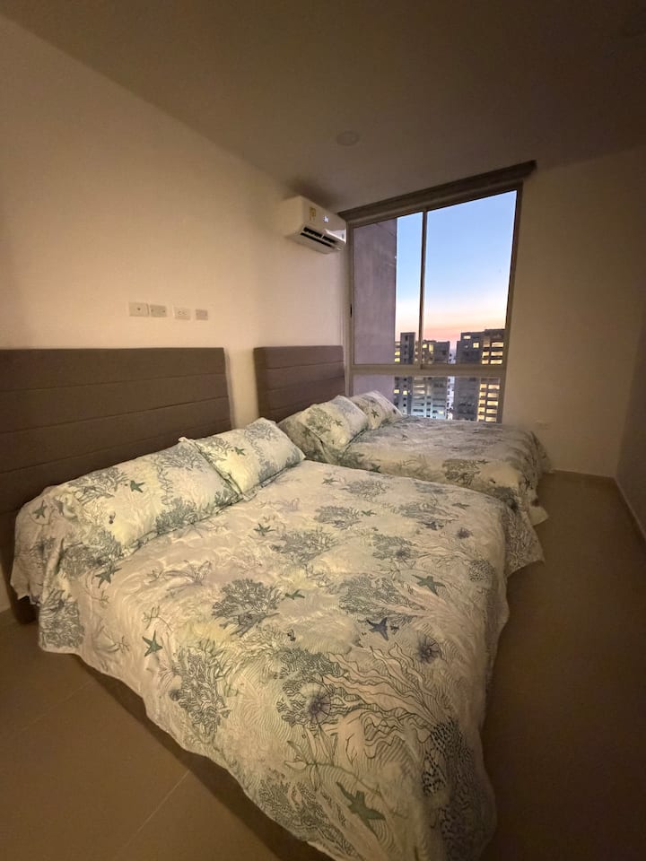 Vista al Mar Piso 14 Balcón + AC Cerca a la Playa - Apartamentos en ...