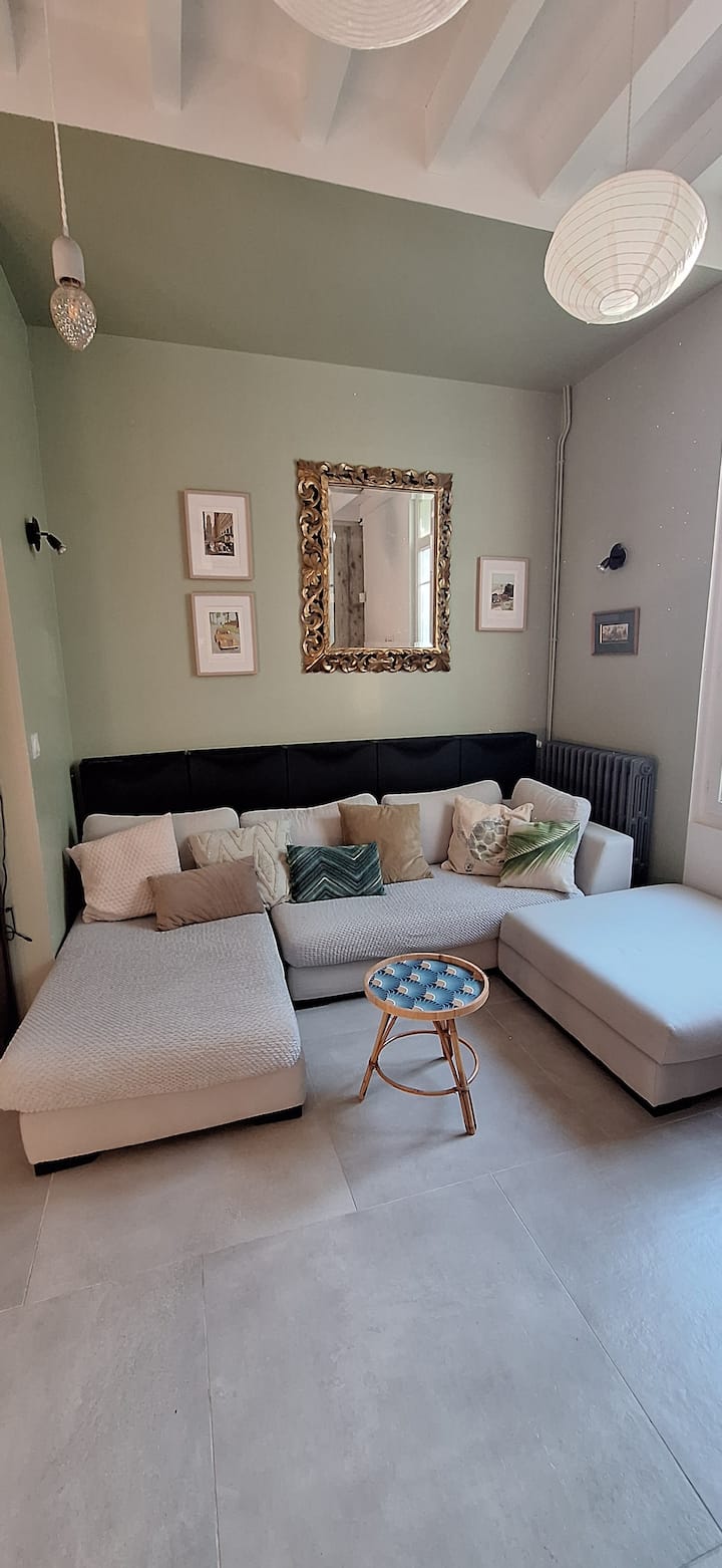 Maison à éTage
Transports Proches
Quartier Calme - Pessac