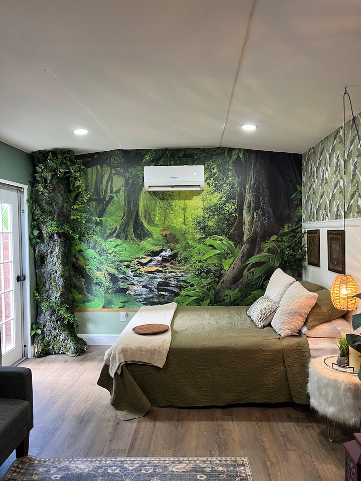 Pinecrest Lodge - Tampa, FL