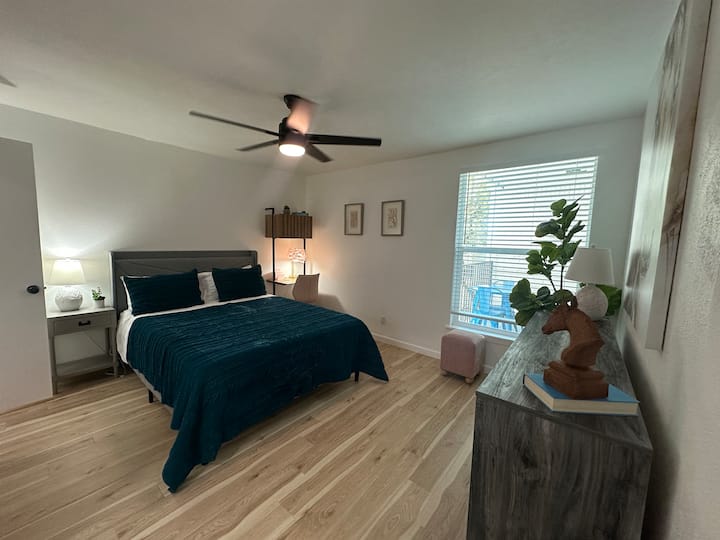 Chic & Modern Vibes - Dallas, TX