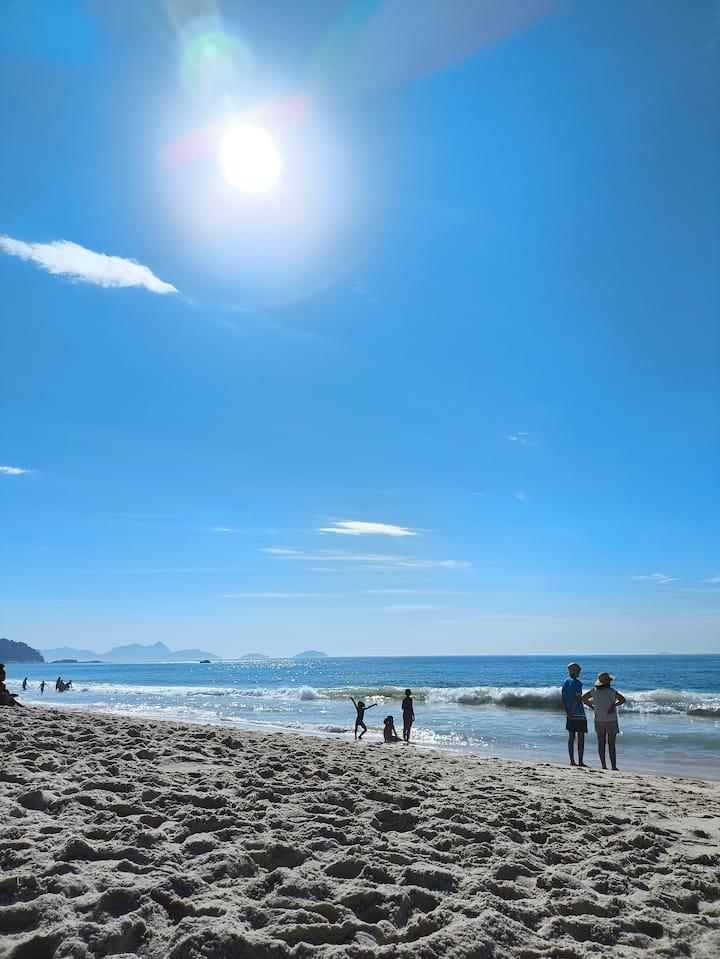 Mar Azul Em Copacabana Ideal Para Famílias - Brazil