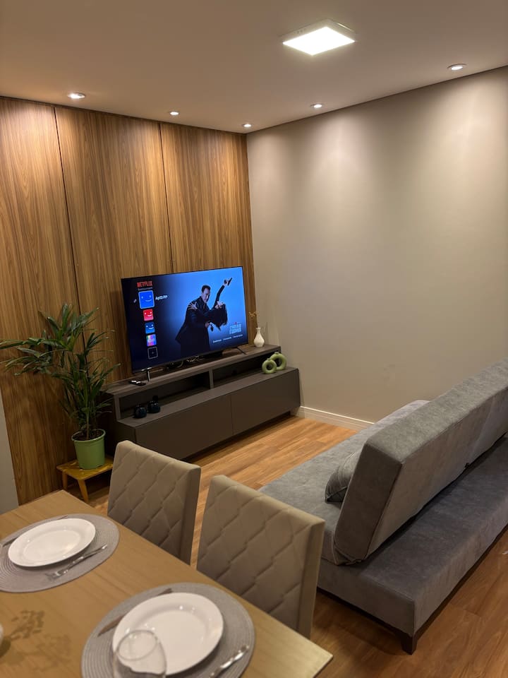 Apto 2 Quartos C/ Ar | Próx. Prudenshopping - Presidente Prudente