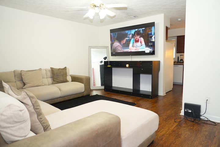 *Lux* Mins To *Savannah* *St. Josephs* Hospital* - Richmond Hill, GA