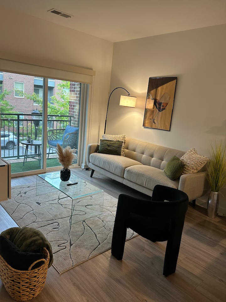 The Luxe’ Stay: Cozy, Chic Retreat Near Grant Park - Atlanta, GA