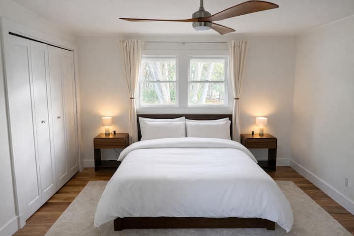 The 1920s Coastal Cottage - Fort Myers, FL