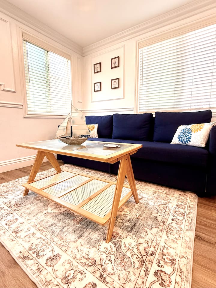 Sandpiper Beach Cottage - San Diego, CA
