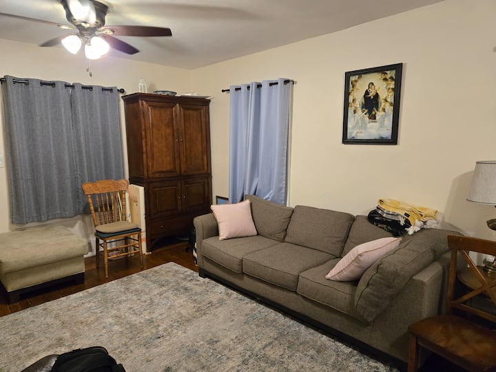 Comfortable Home In South Bend - South Bend, IN