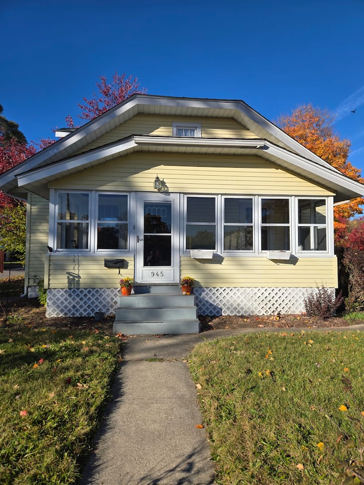 Comfortable Home In South Bend - South Bend, IN