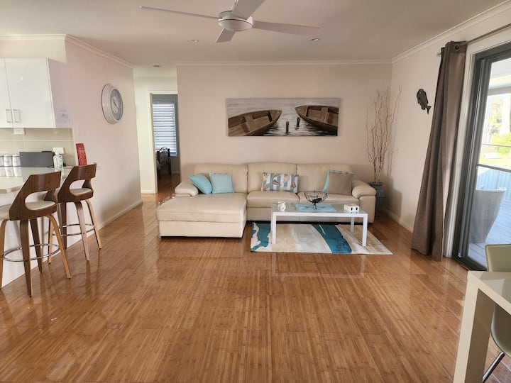 Deckadence - Jervis Bay