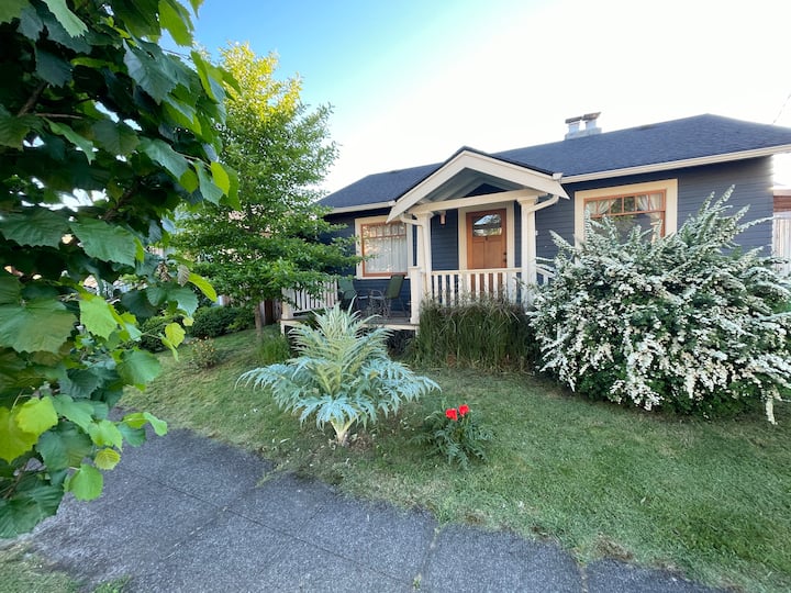 Charming 2 Bedroom 1 Bath Bungalow. - Portland, OR