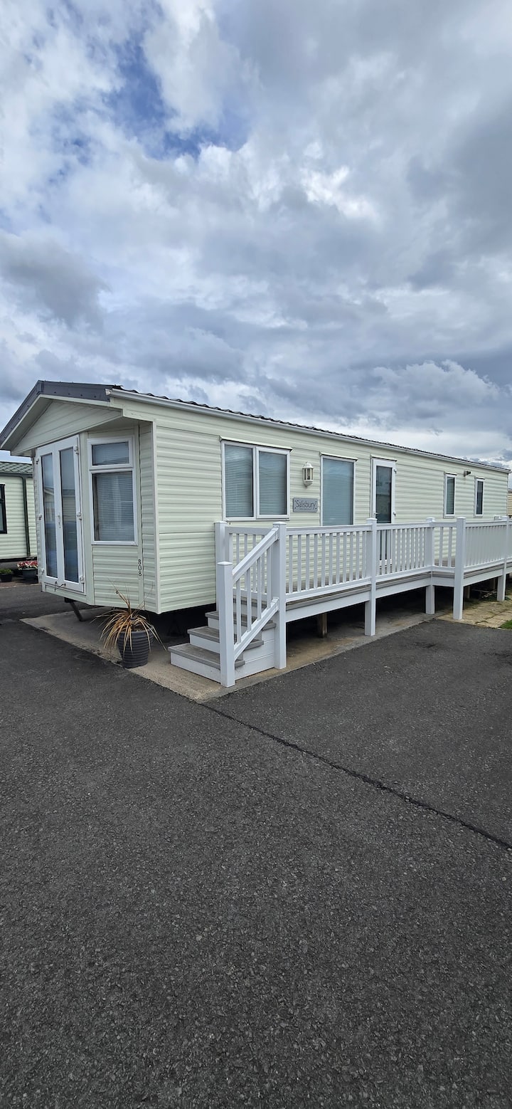 Pcj Caravan Hire - Towyn