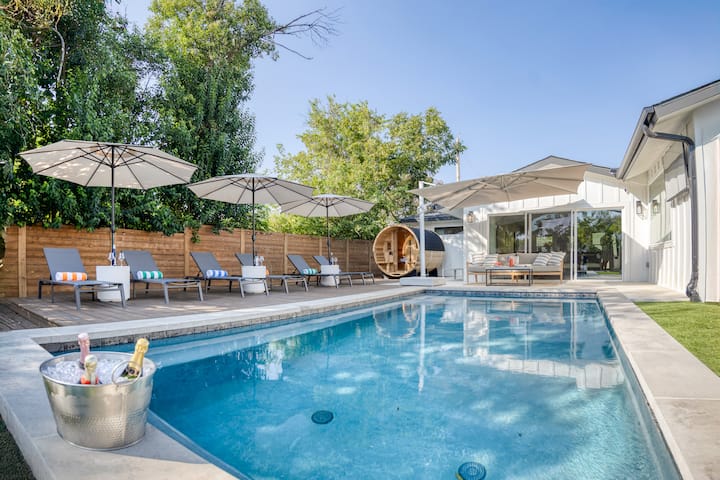 Wellness Retreat 5br Villa W/ Pool, Sauna, Hot Tub - Austin, TX