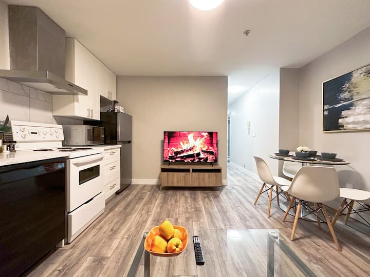 Modern 3bdr Retreat| Transit | 15 Mins Downtown - Vancouver