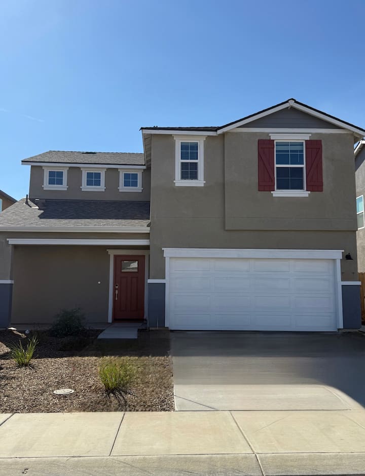 New Modern Retreat • 1 Hr To Yosemite - Merced, CA