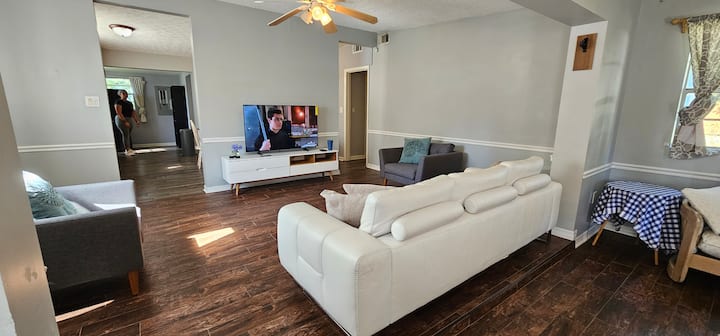 Minimalistic Jacksonville Single Family Home 4br - Jacksonville, FL