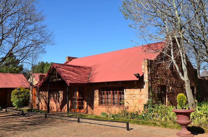 Chritchley Hackle Lodge - Managers Cottage - Dullstroom