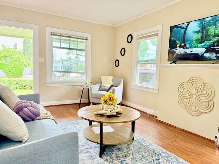 Jie’s Pasadena 2b1b Charming Nest House With Yard - Pasadena, CA