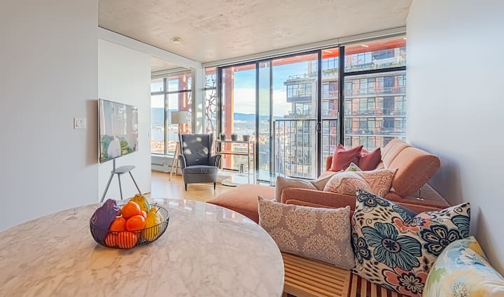 Downtown Vancouver Gem-walk To Cruise Ship - Canada