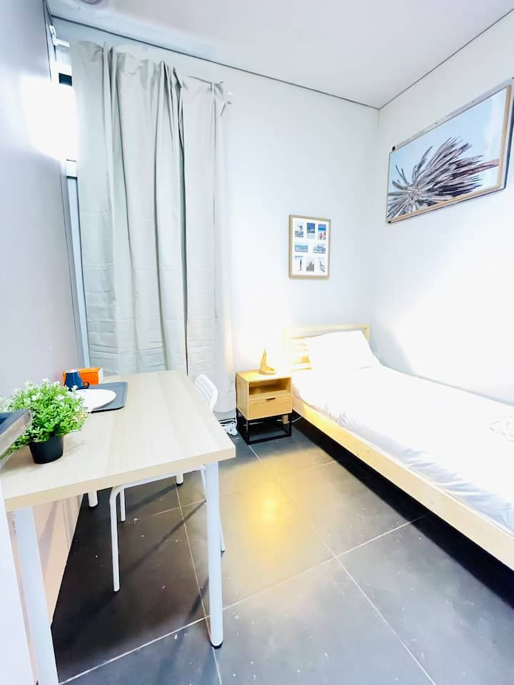 优雅舒适的单人房 现代化新装修 -