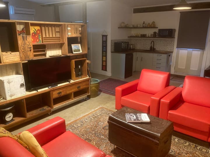 Harry’s Hideaway - Comfort, Character And Charm - Waipawa